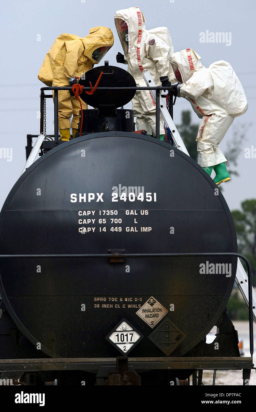 Tanker leak hi-res stock photography and images - Alamy