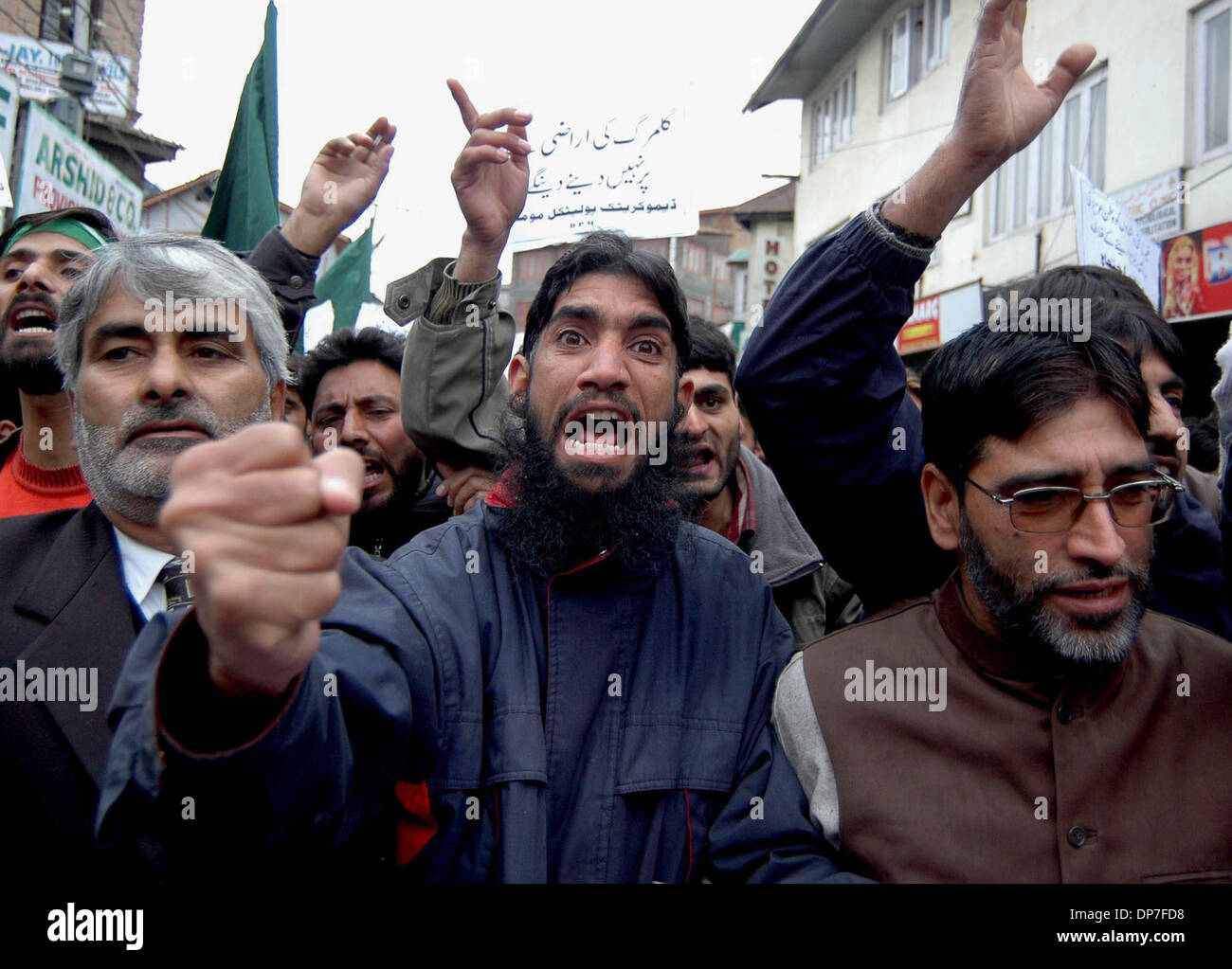 Kashmir freedom movement demonstration hi-res stock photography and ...