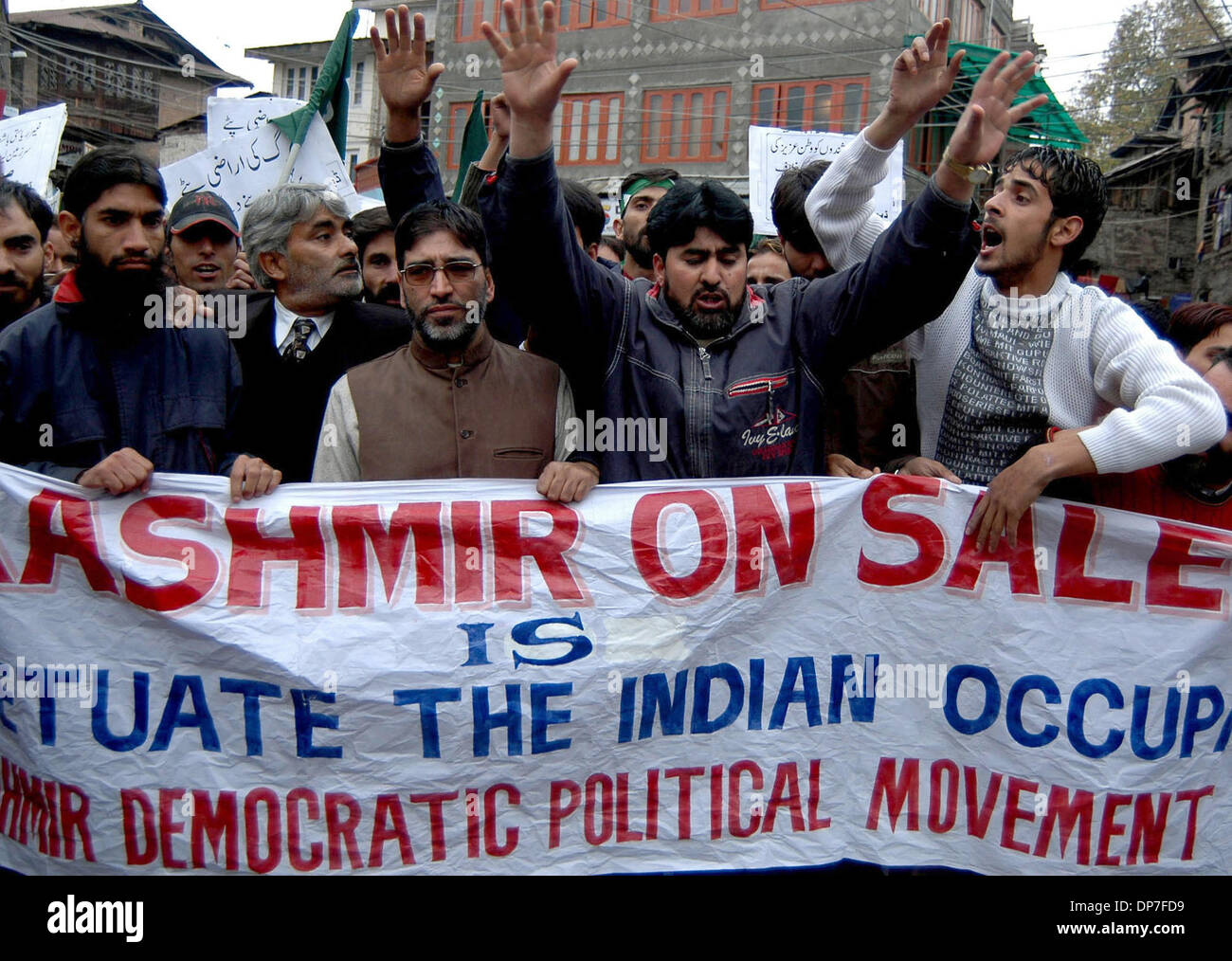 Kashmir freedom movement demonstration hi-res stock photography and ...