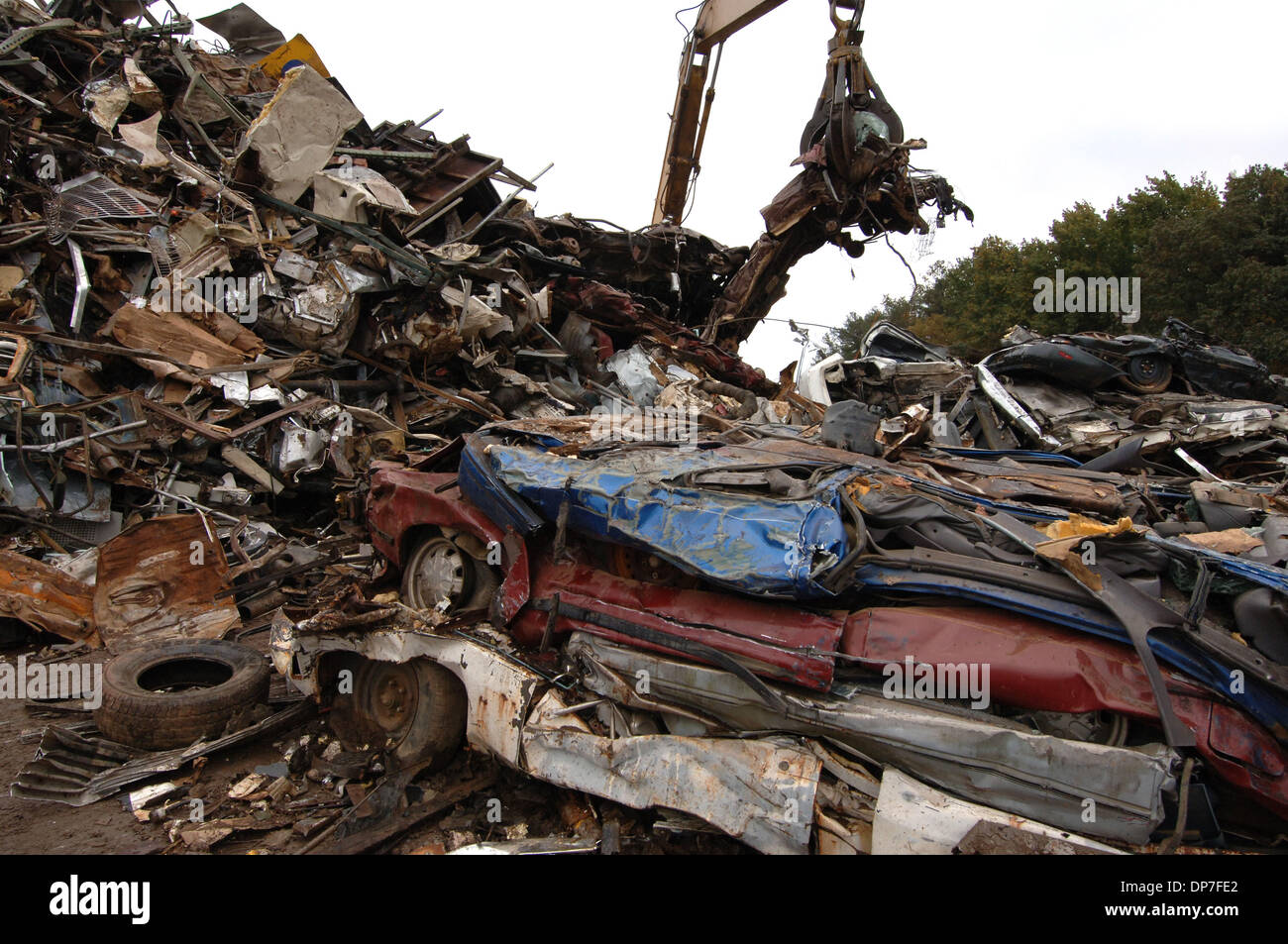 Nov 15, 2006; Atlanta, GA, USA; Scrap metal operation uses Crane to ...