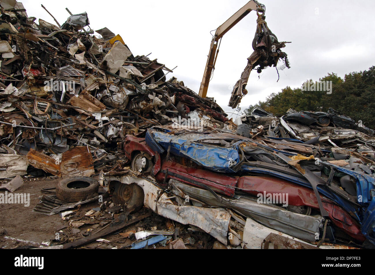 Nov 15, 2006; Atlanta, GA, USA; Scrap metal operation uses Crane to ...