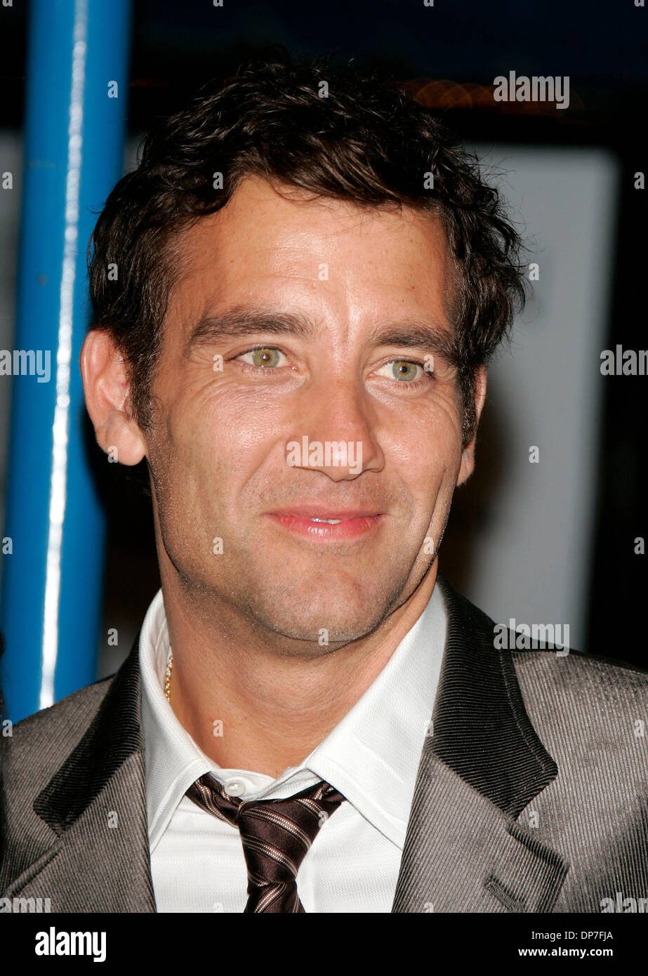 Nov 16, 2006; Westwood, California, USA; Actor CLIVE OWEN at the ...