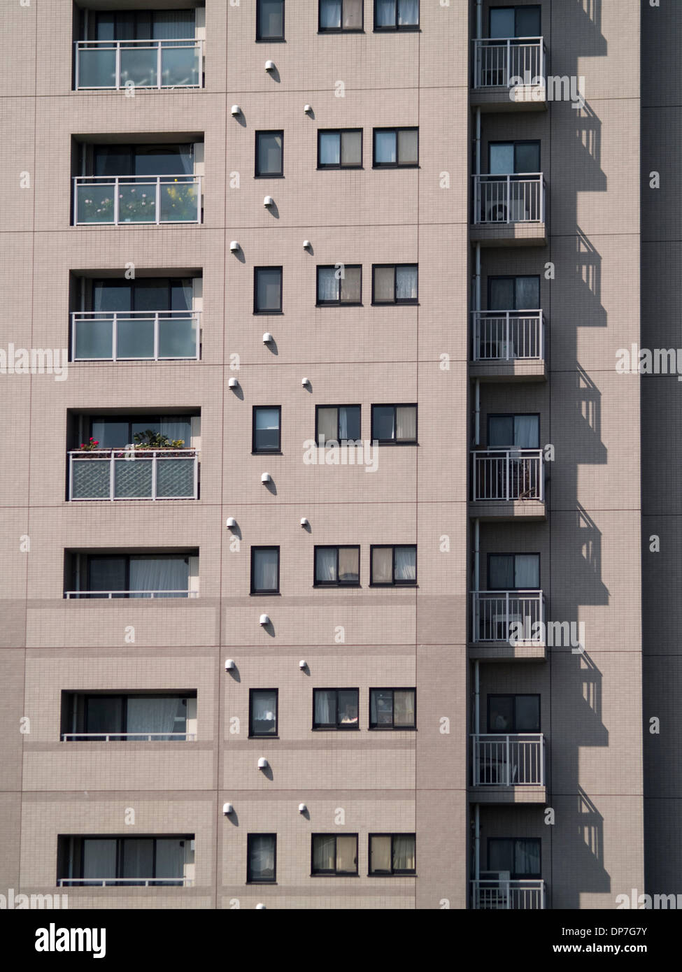 Facades of japanese buildings in tokyo hi-res stock photography and ...