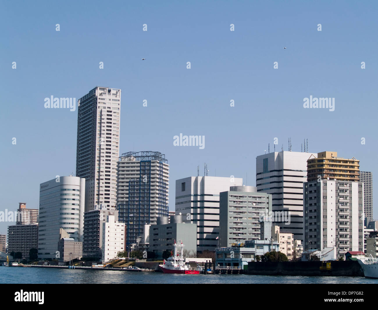 Facades of japanese buildings in tokyo hi-res stock photography and ...