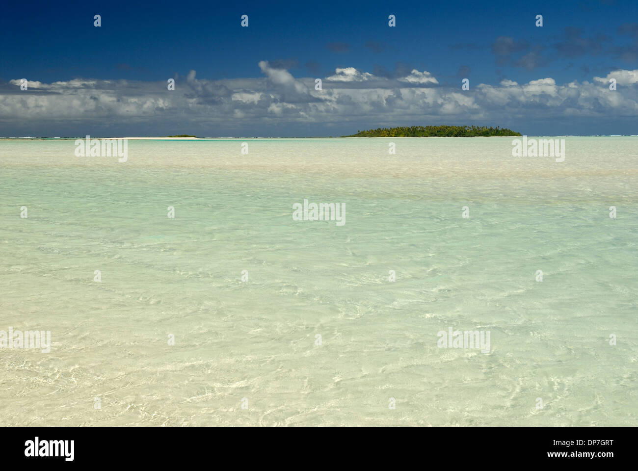 View of Motu in Aitutaki Lagoon, Cook Islands Stock Photo - Alamy