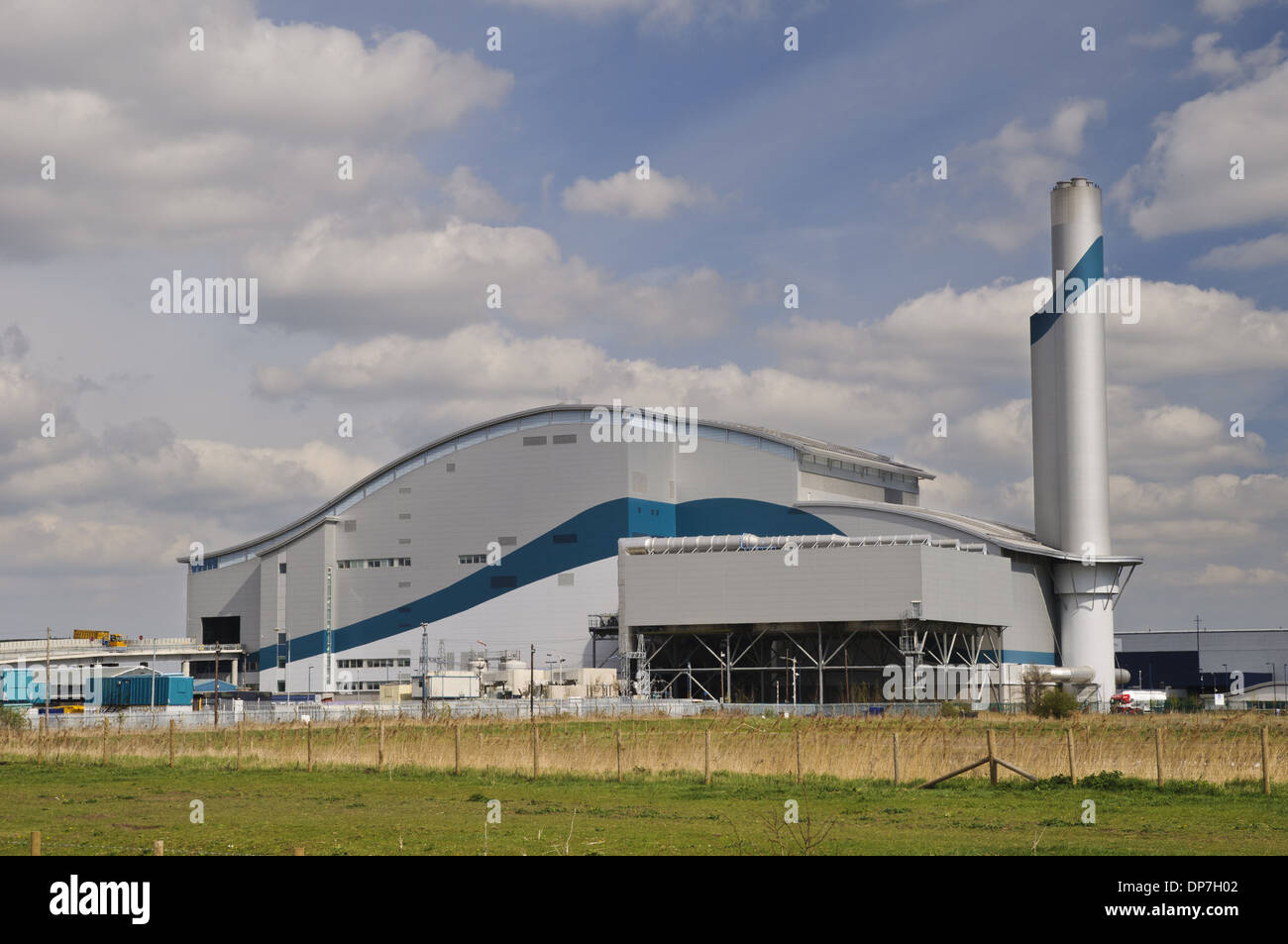Belvedere energy-from-waste incinerator, Erith Marshes, River Thames ...
