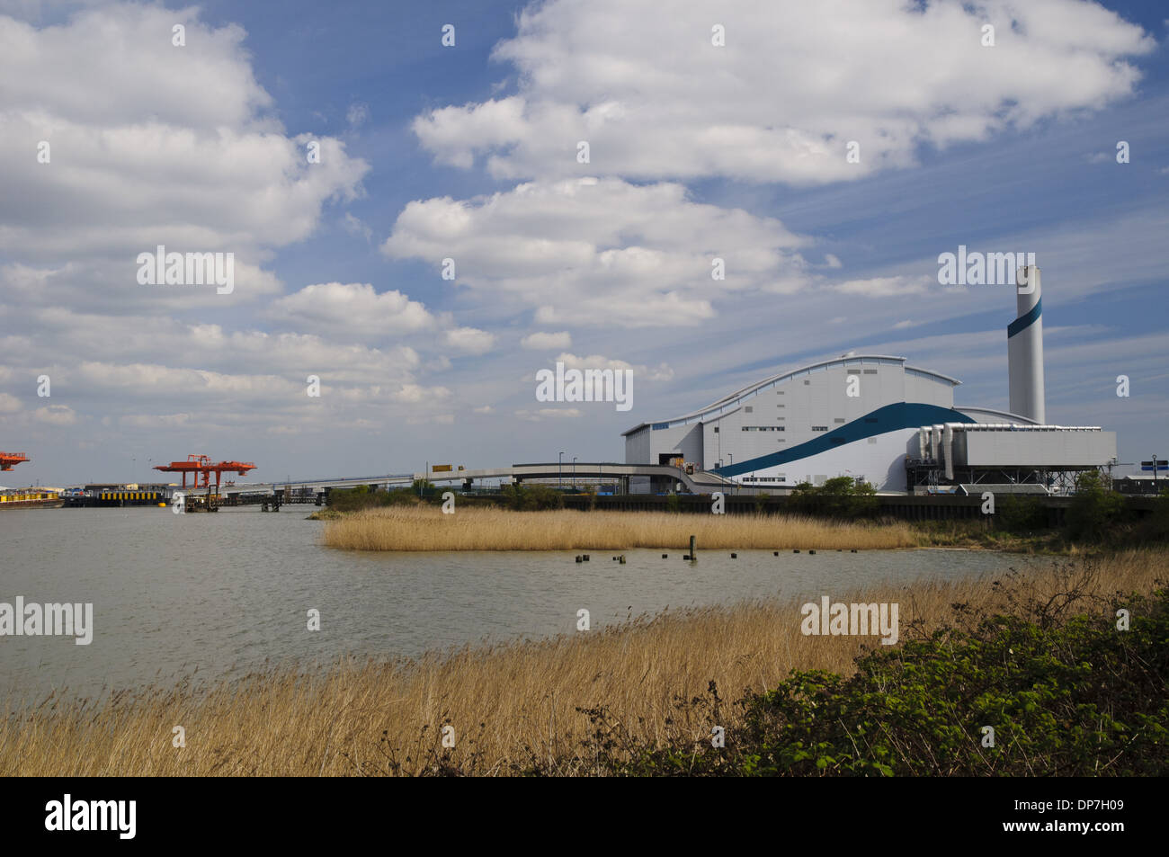 Belvedere energy-from-waste incinerator, Erith Marshes, River Thames ...