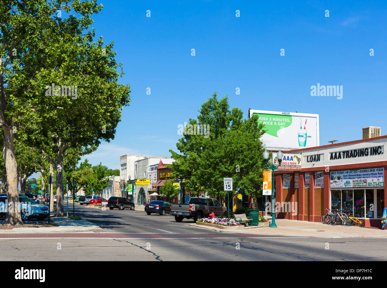 Center street hi-res stock photography and images - Alamy