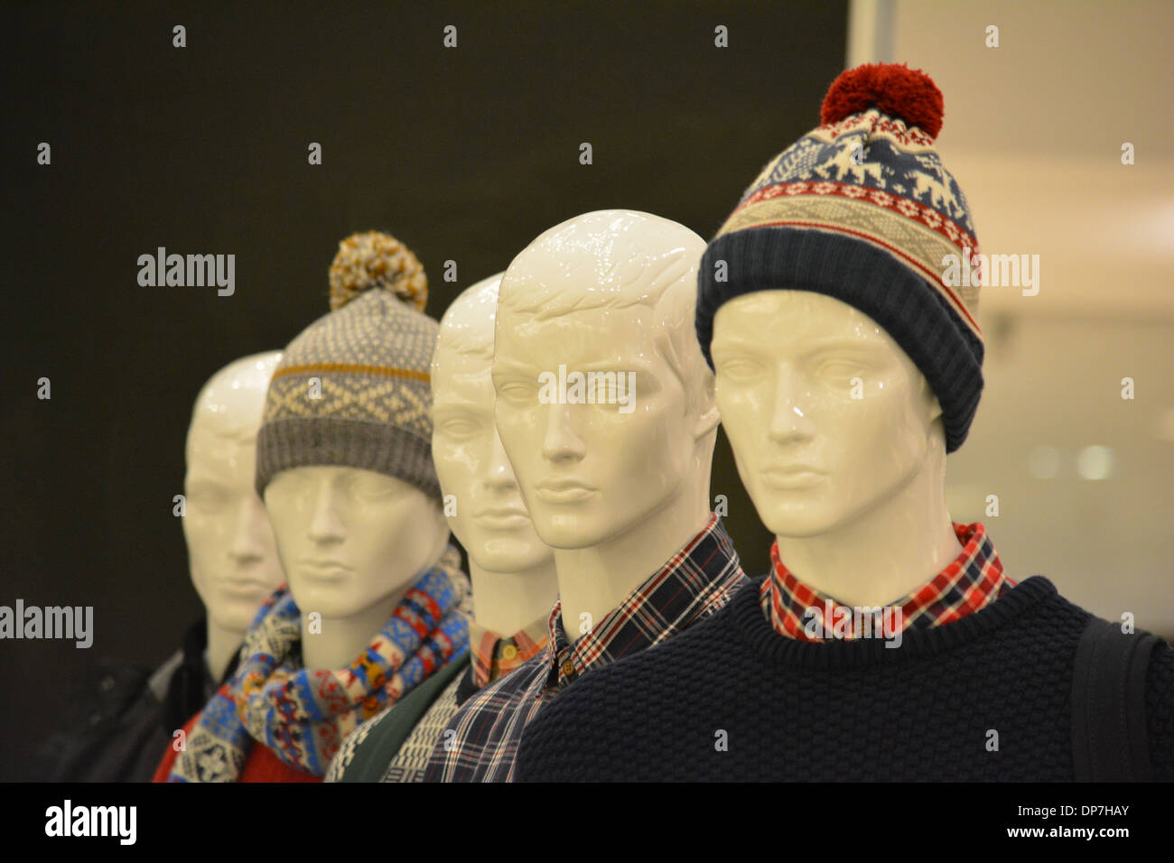 5 mannequins in a row hi-res stock photography and images - Alamy