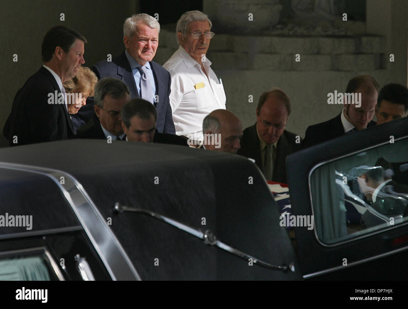 Catholic funeral graveside hi-res stock photography and images - Alamy