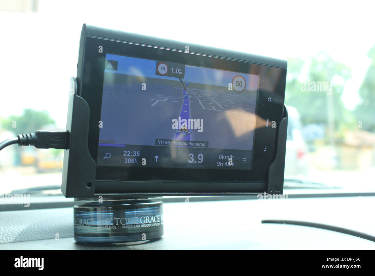 Satellite navigation device hi-res stock photography and images - Alamy
