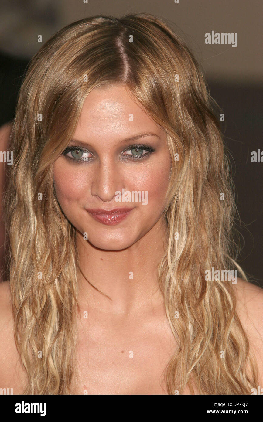 Nov 21, 2006; Los Angeles, CA, USA; Singer ASHLEE SIMPSON at the 34TH ...