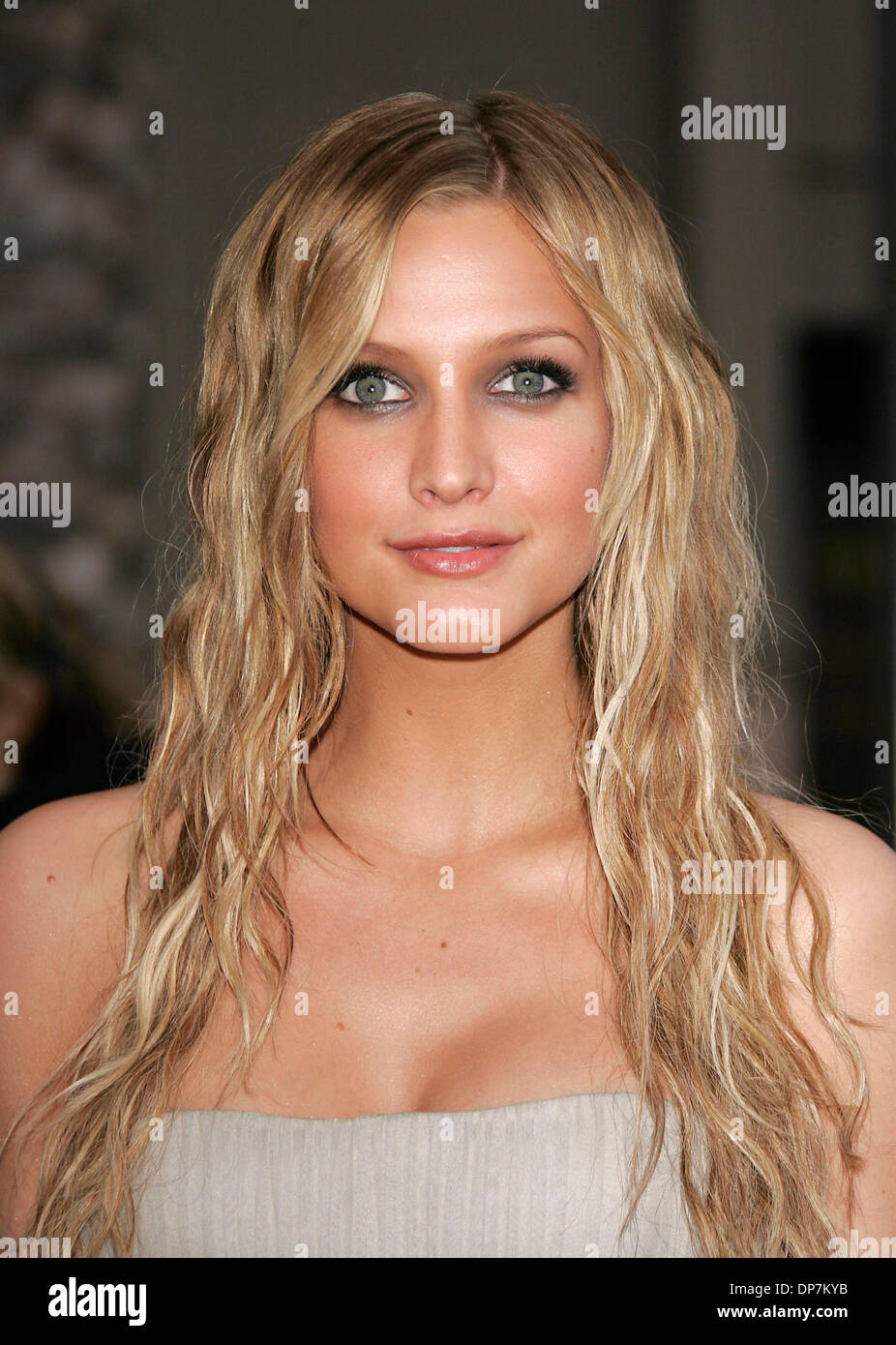 Nov 21, 2006; Los Angeles, CA, USA; Singer ASHLEE SIMPSON during ...