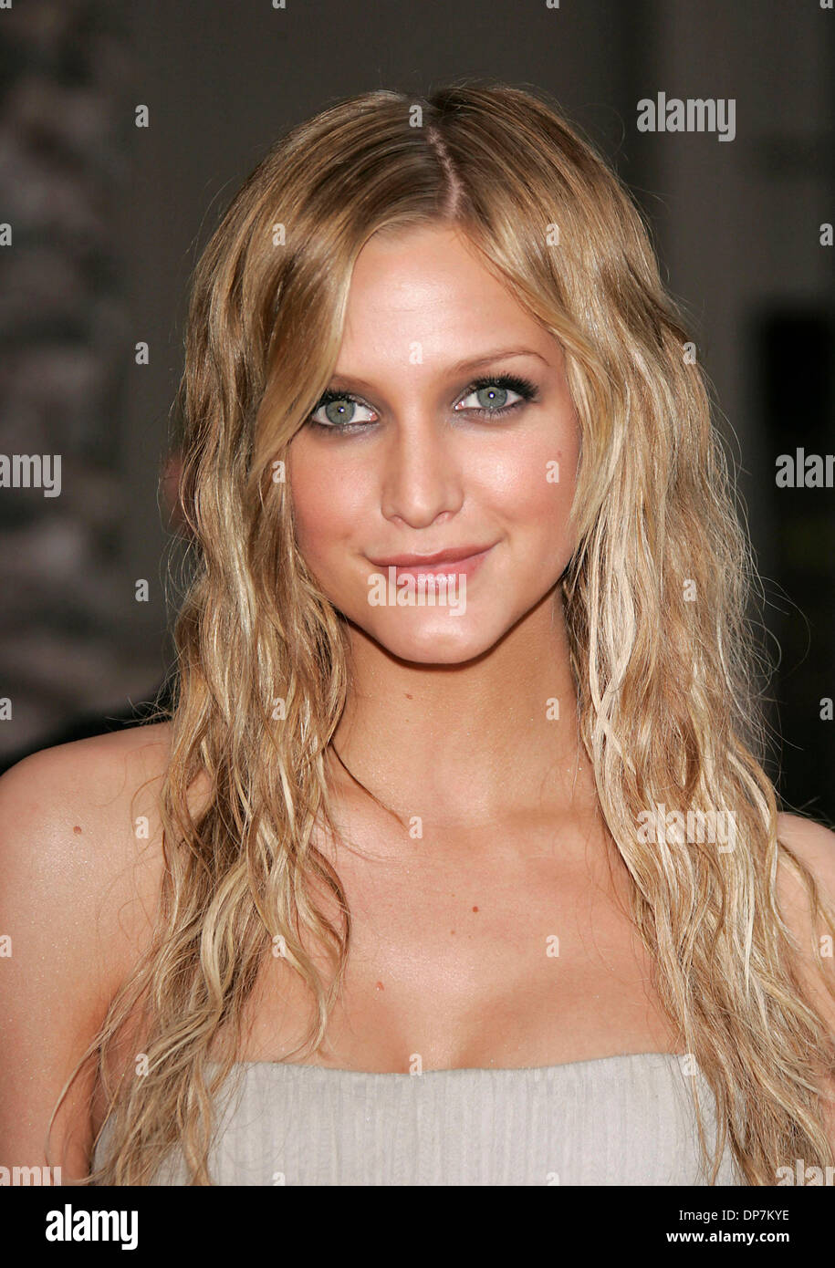 Nov 21, 2006; Los Angeles, CA, USA; Singer ASHLEE SIMPSON during ...