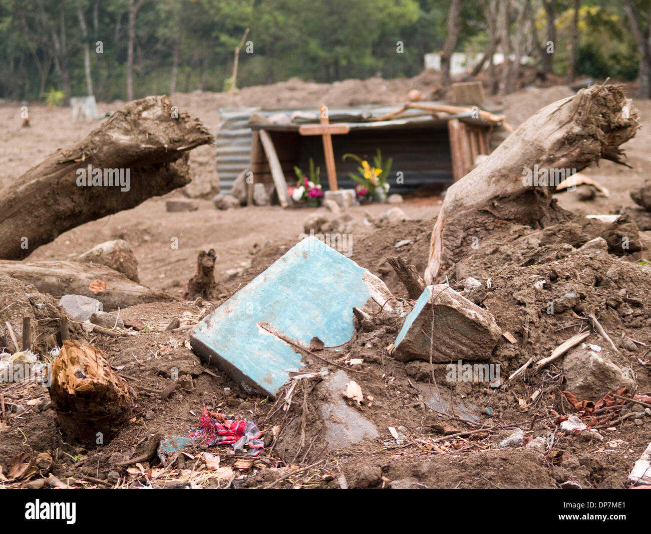 Mar 24, 2006 - Panabaj, Solola, Guatemala - Remnnants of village ...