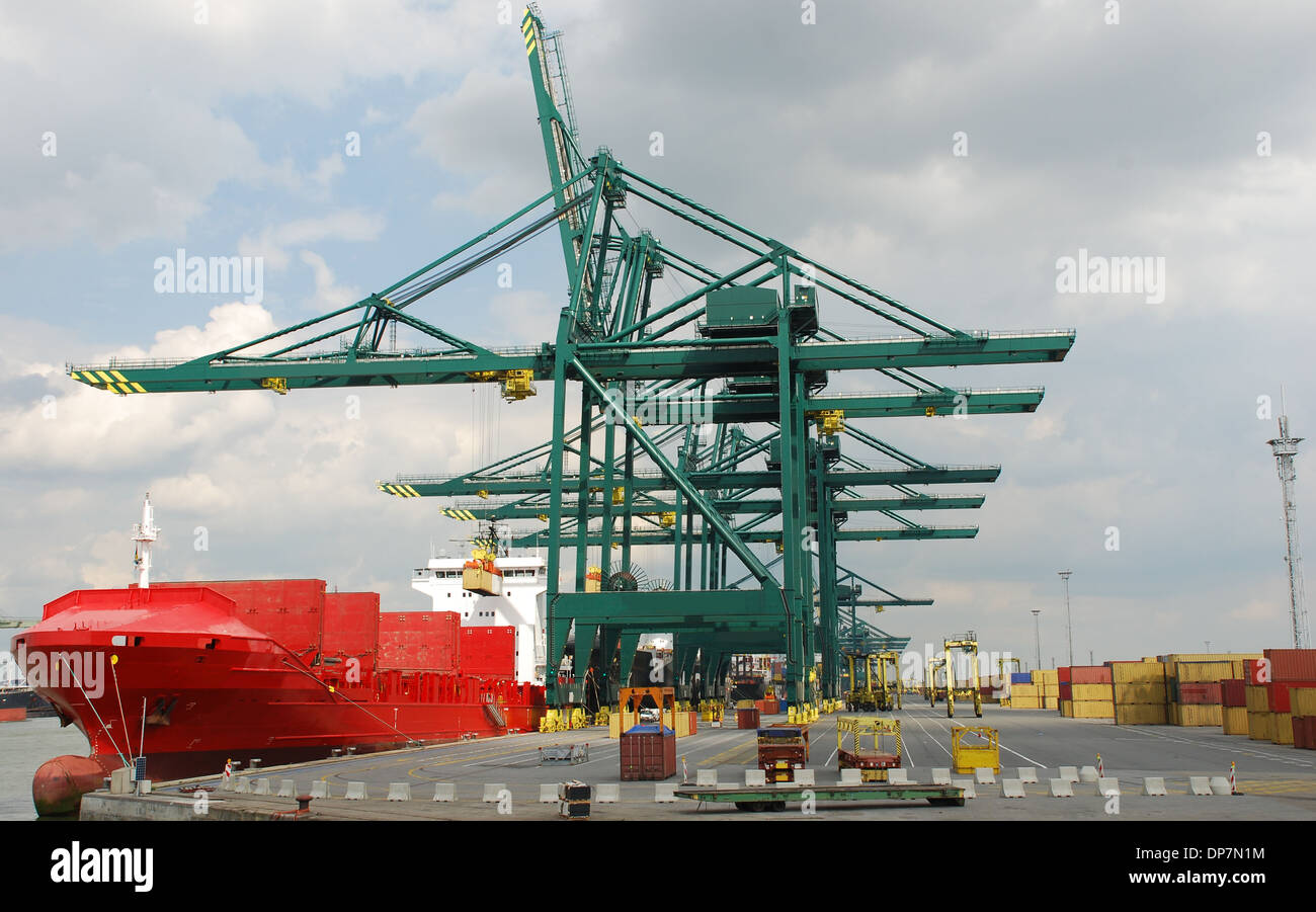 Containerterminal in the port of Antwerp Stock Photo - Alamy