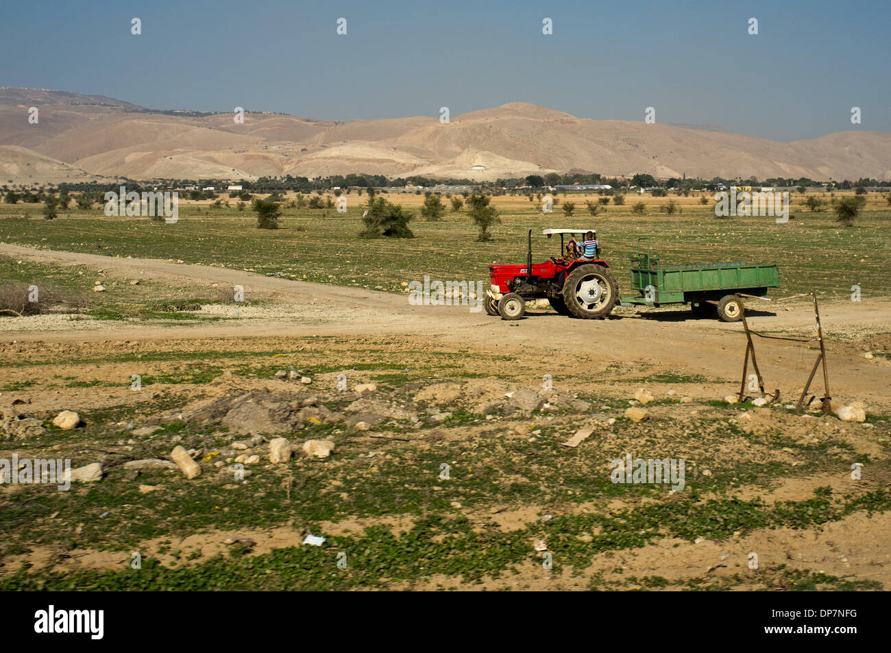 Palestinian farmers hi-res stock photography and images - Alamy
