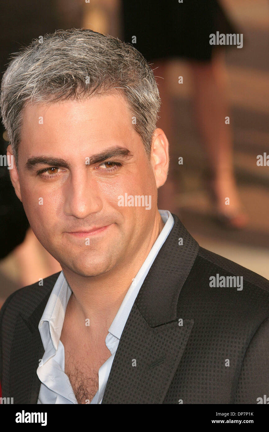 Nov 21, 2006; Los Angeles, CA, USA; Singer TAYLOR HICKS at the 34TH ...