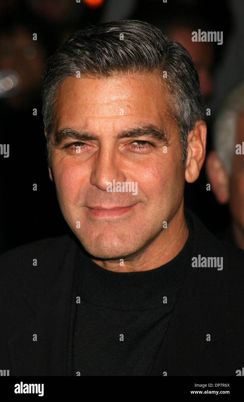 Nov 28, 2006; New York, NY, USA; Actor GEORGE CLOONEY poses for photos ...