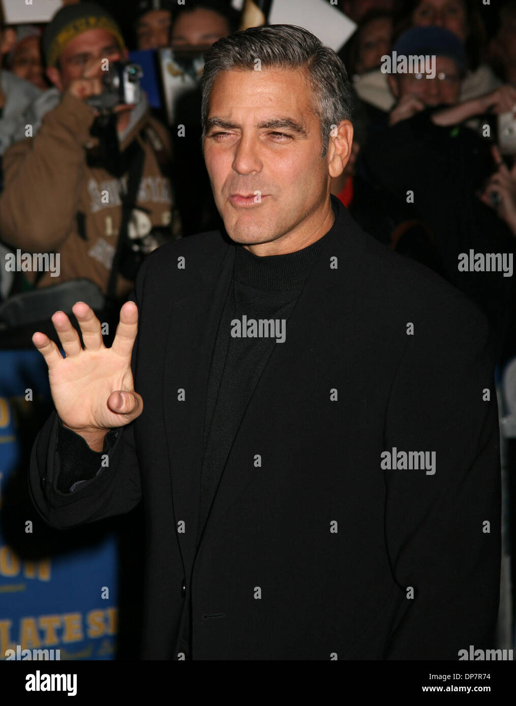 Nov 28, 2006; New York, NY, USA; Actor GEORGE CLOONEY poses for photos ...