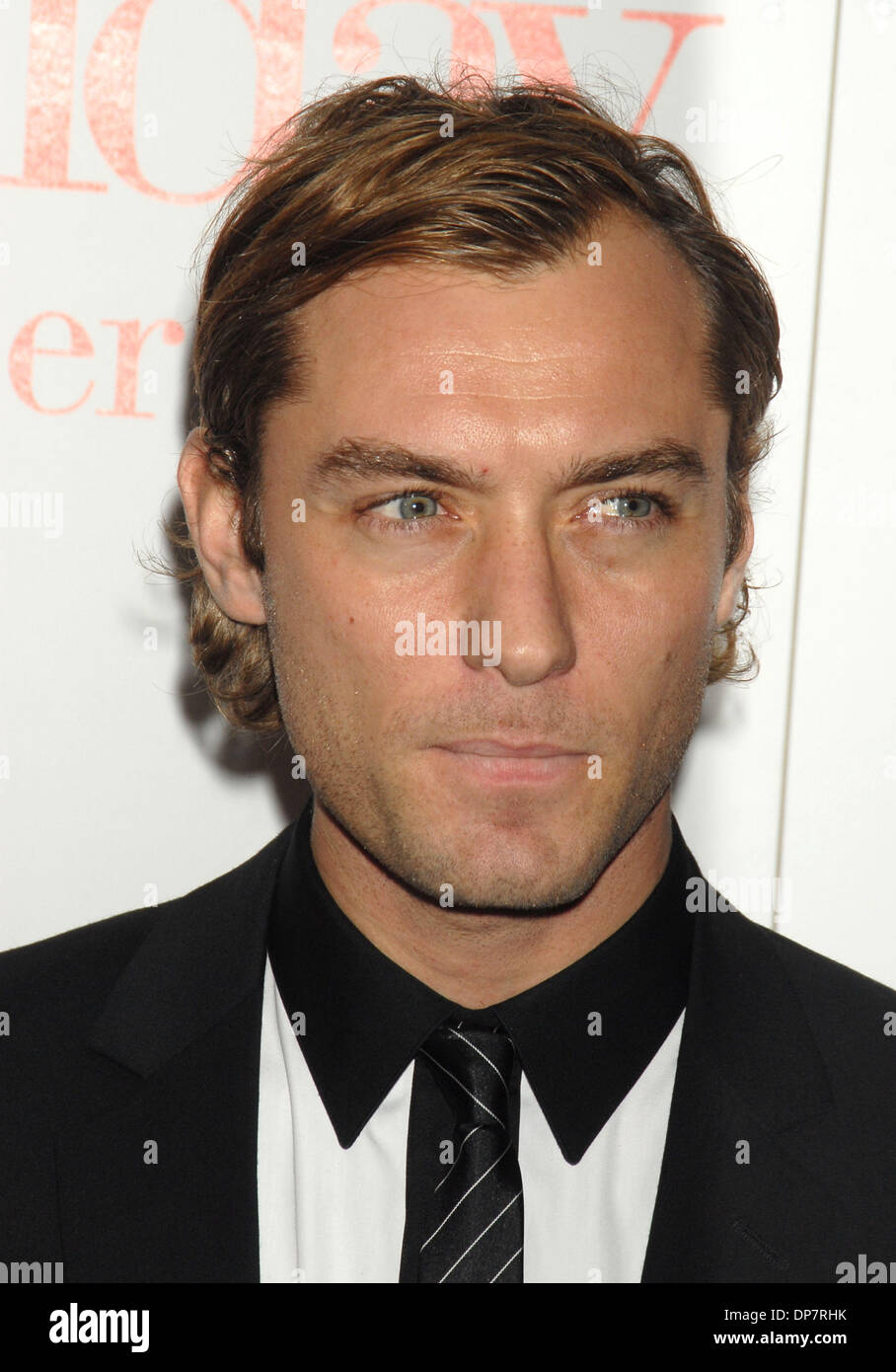 Nov 29, 2006; New York, NY, USA; Actor JUDE LAW at the world premiere ...