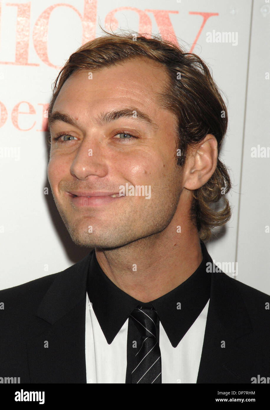 Nov 29, 2006; New York, NY, USA; Actor JUDE LAW at the world premiere ...