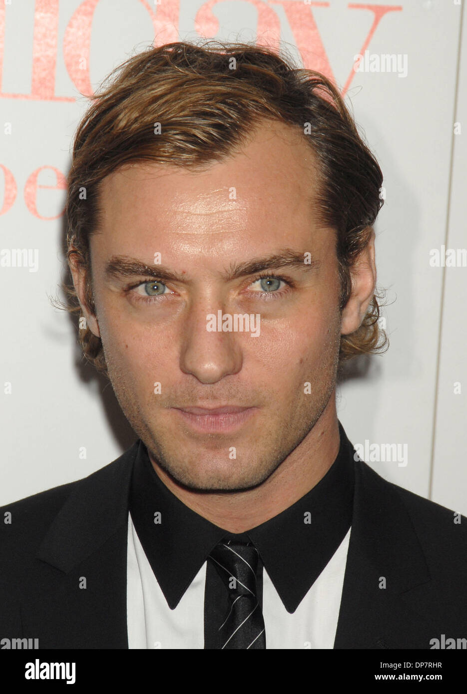 Nov 29, 2006; New York, NY, USA; Actor JUDE LAW at the world premiere ...