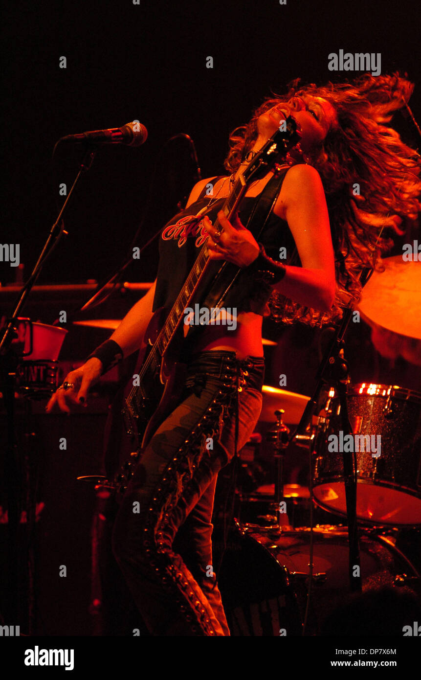 Nov 11, 2006 - Portland, Oregon, USA - Singer Abby Gennet of 'Slunt ...