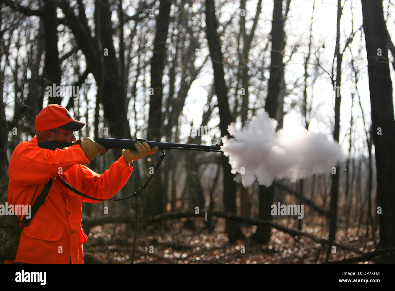 Muzzleloaders hi-res stock photography and images - Alamy