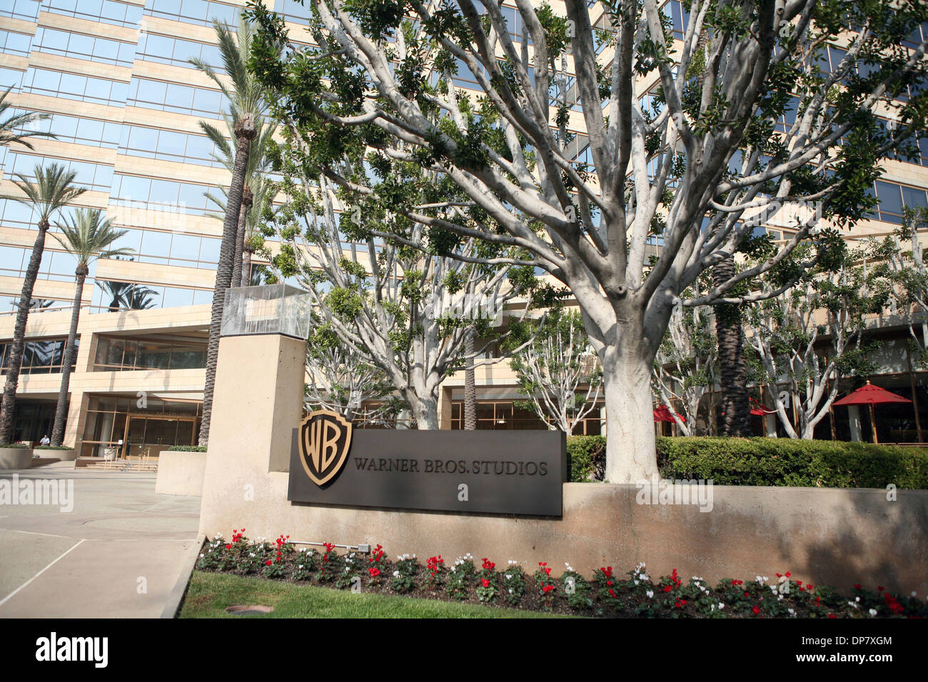 Warner brothers studios 1923 hi-res stock photography and images - Alamy