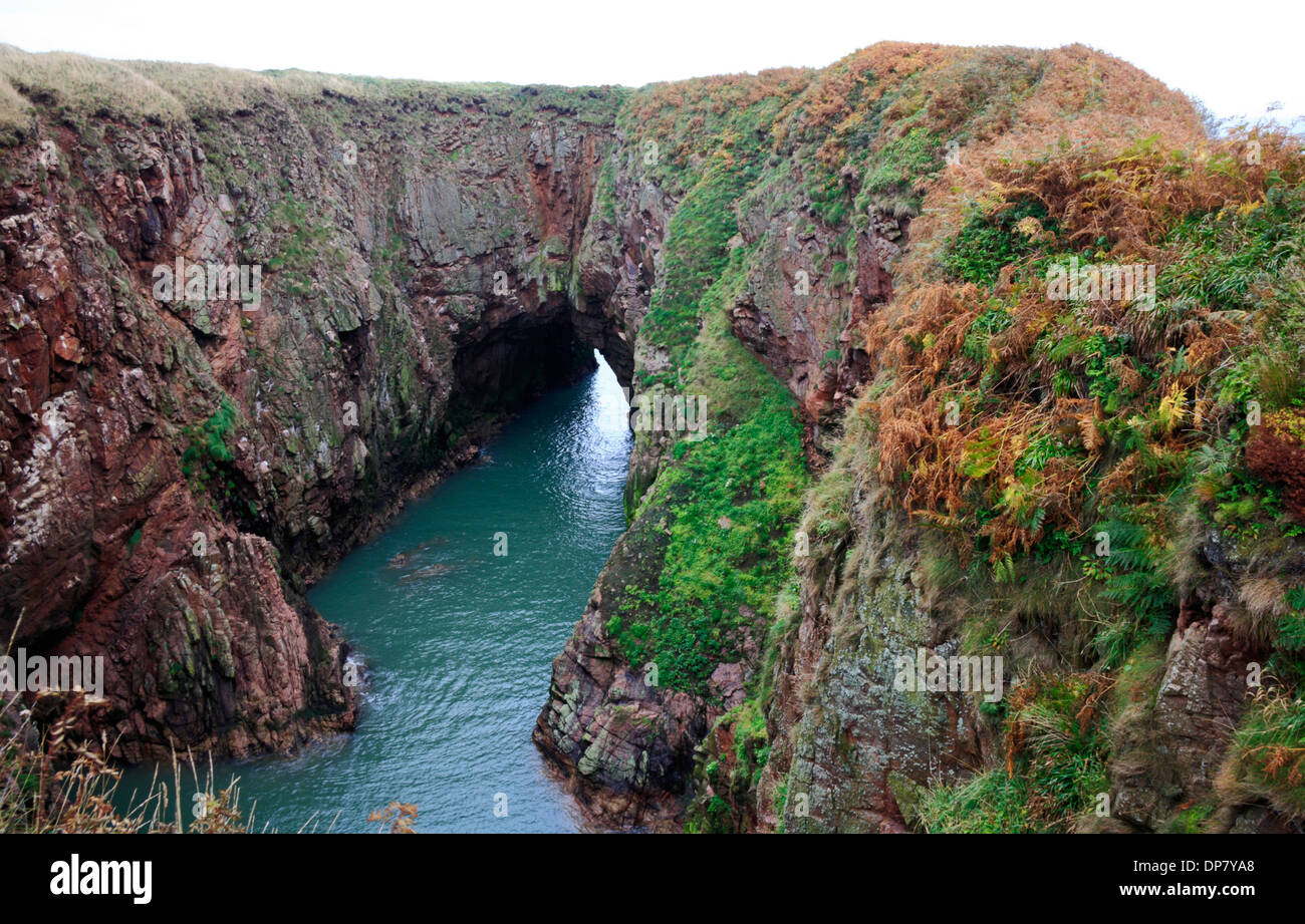Collapsed sea cave hi-res stock photography and images - Alamy