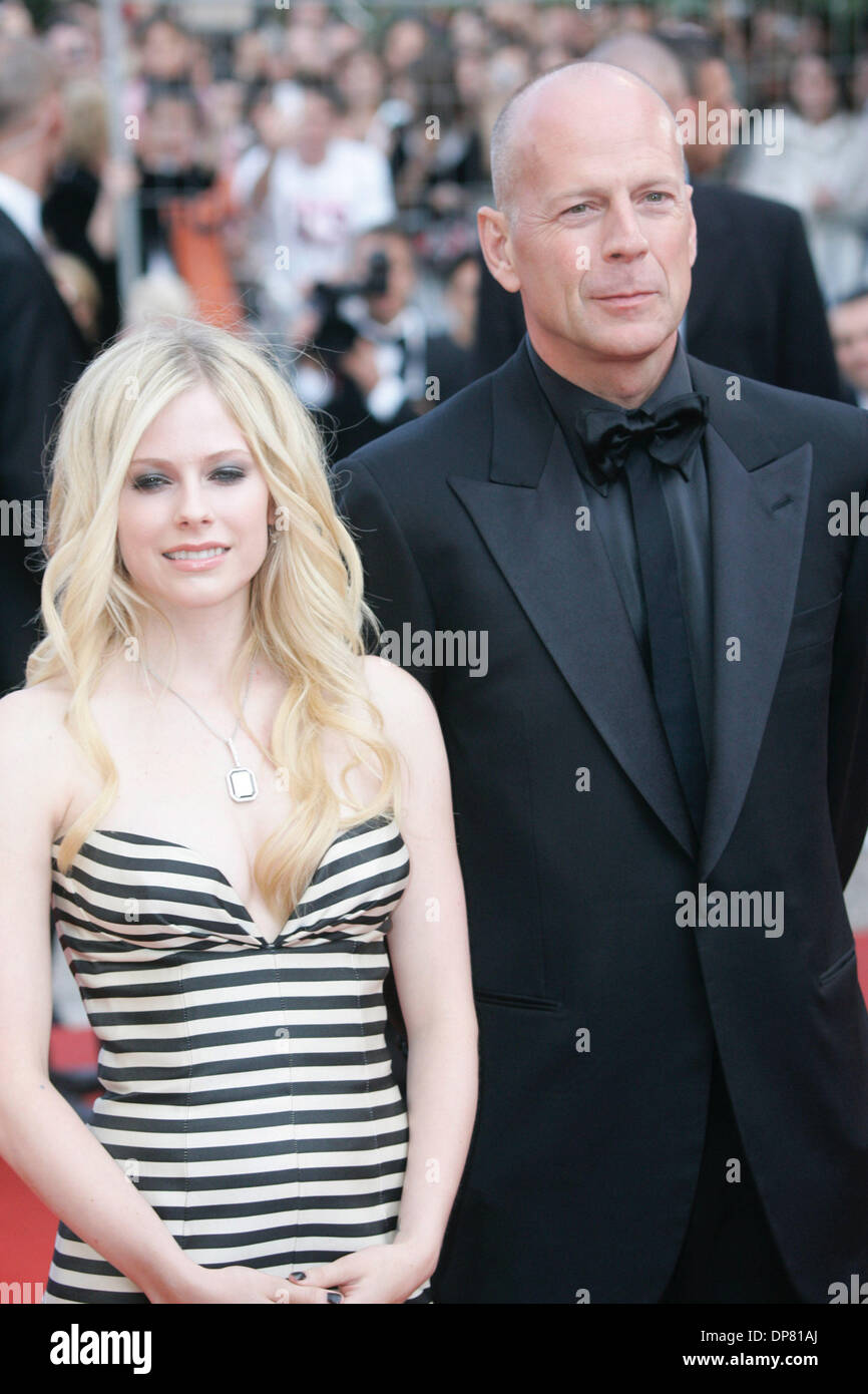 Canadian singer Arvyl Lavin and Bruce Willis in Cannes. (Credit Image ...