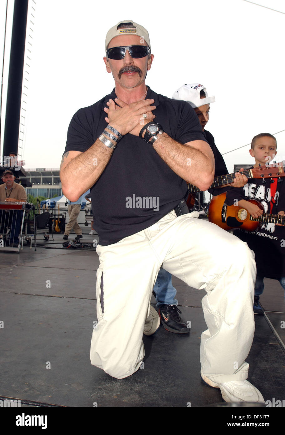 Aaron tippin hi-res stock photography and images - Alamy