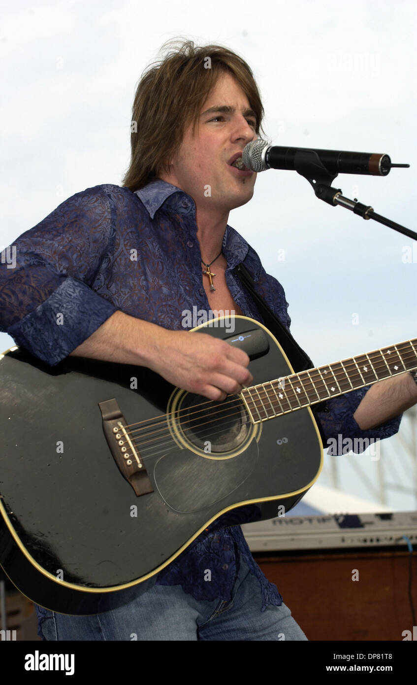 Jun 11, 2006 - Nashville, NC, USA - Musician JIMMY WAYNE performs live ...