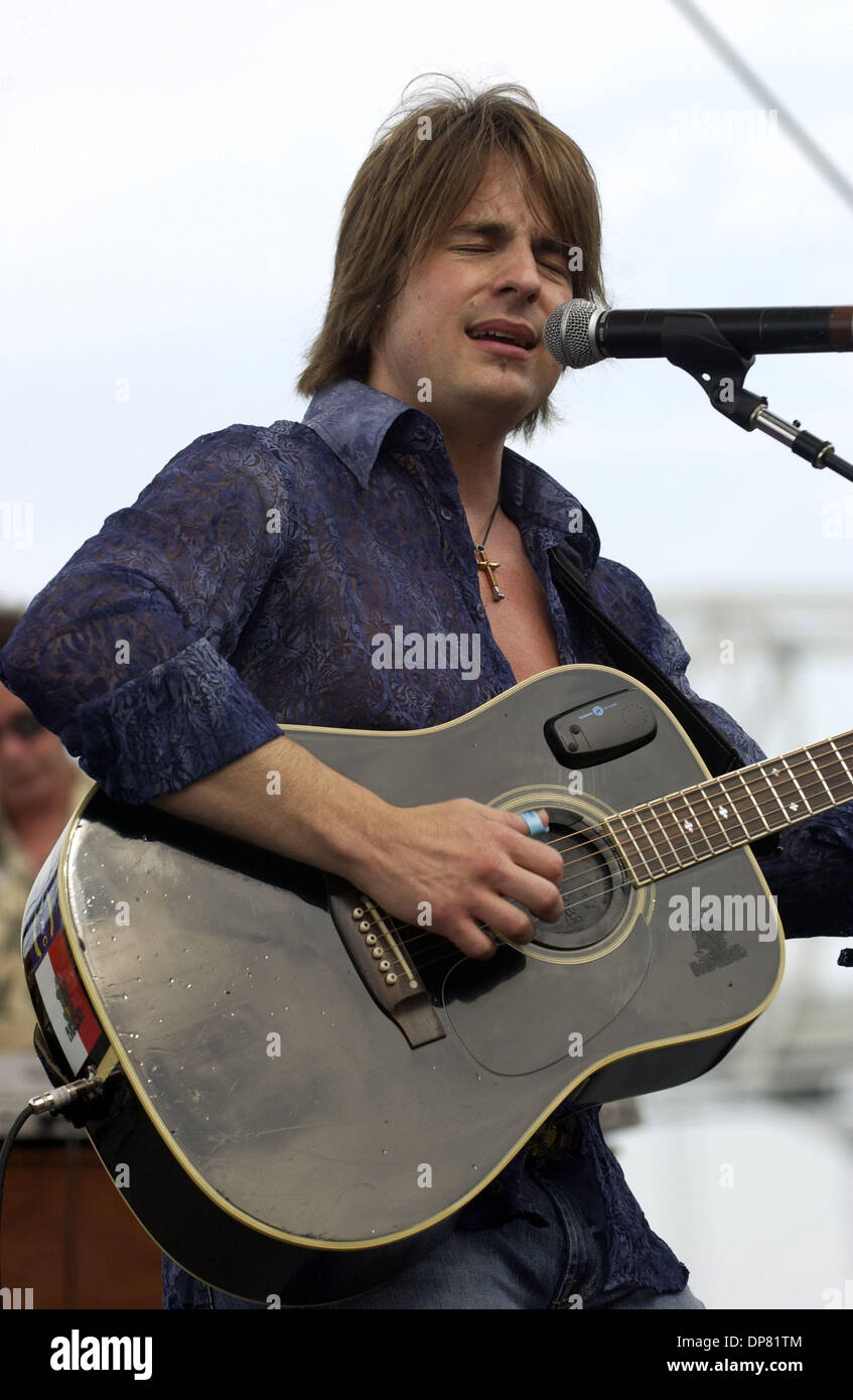 Jun 11, 2006 - Nashville, NC, USA - Musician JIMMY WAYNE performs live ...