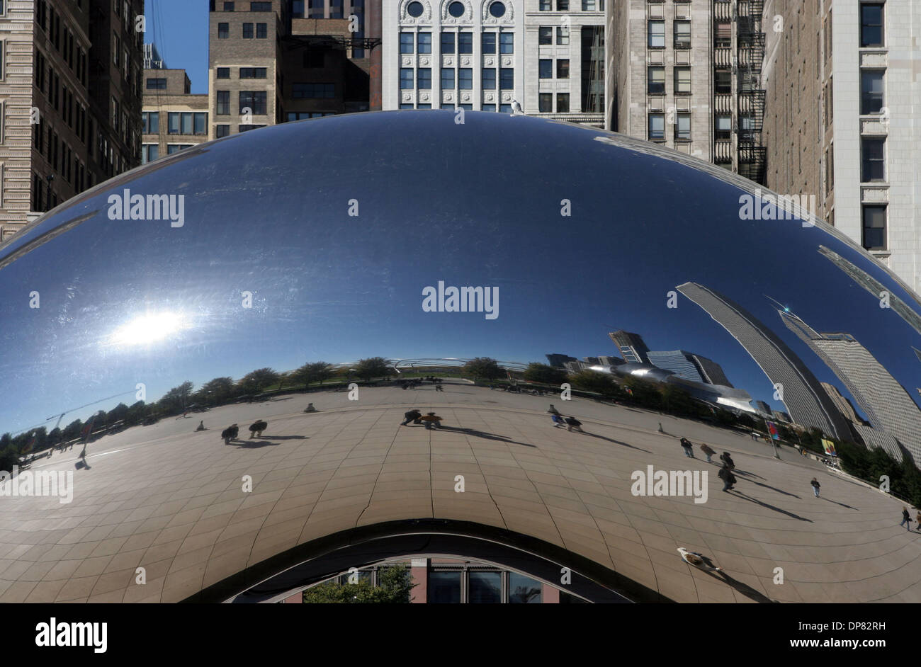 Oct 14, 2006; Chicago, IL, USA; Shiny bean: Anish Kapoor's Cloud Gate ...