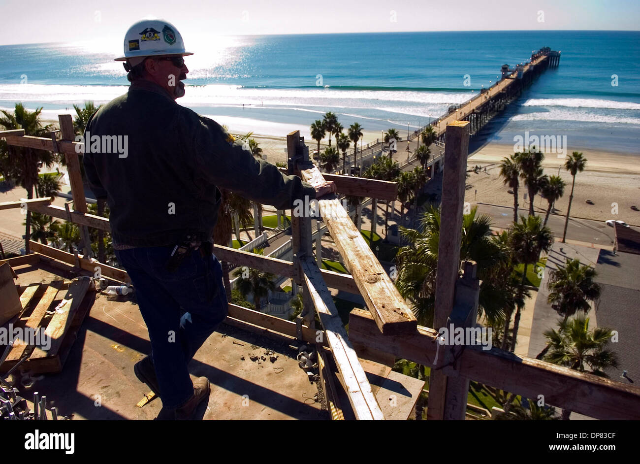Buildings in oceanside california hi-res stock photography and images ...