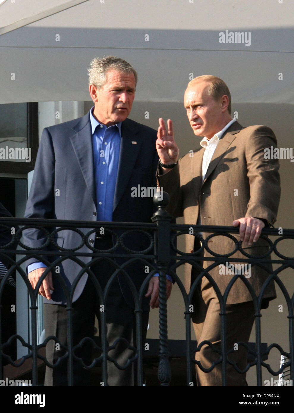 George Bush and Vladimir Putin at the G8 Summit in St.Petersburg ...