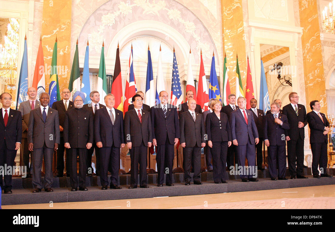 Participants of G8 Summit in St.Petersburg.Italy`s Romano Prodi ...