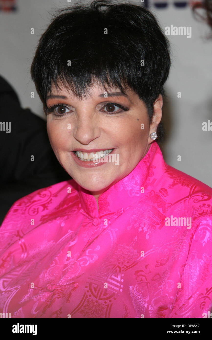 Lisa Minelli High Resolution Stock Photography and Images - Alamy