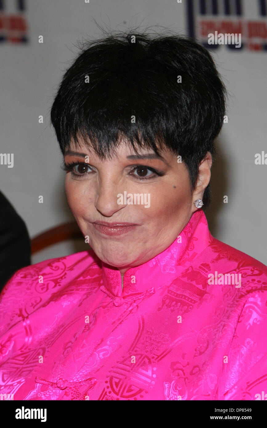 Lisa minelli hi-res stock photography and images - Alamy