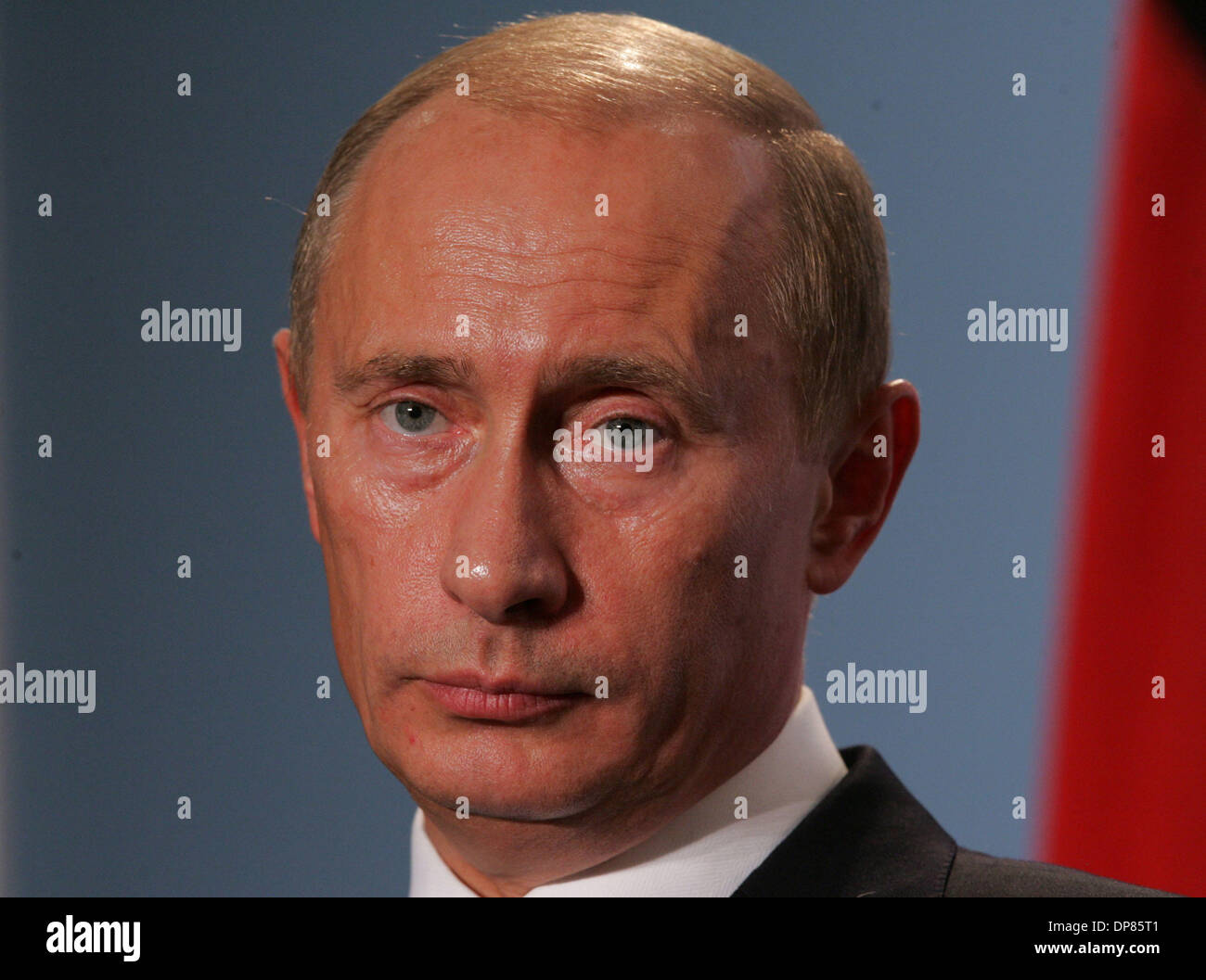 Vladimir putin dresden hi-res stock photography and images - Alamy