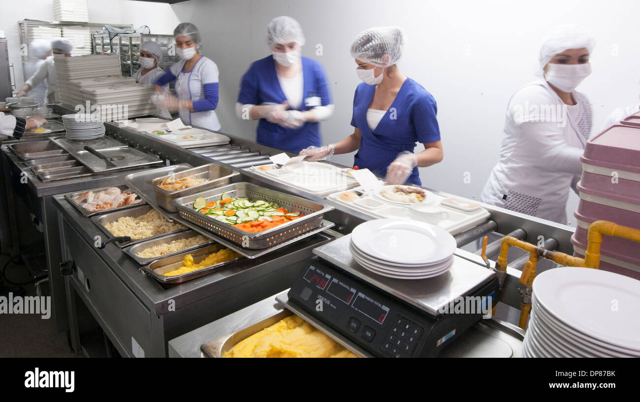 Hospital kitchen hi-res stock photography and images - Alamy