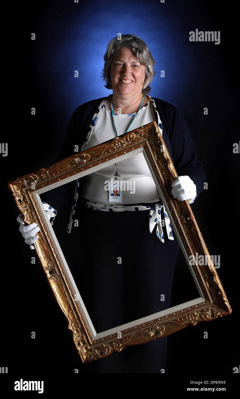 Paintings of beach scenes hi-res stock photography and images - Alamy