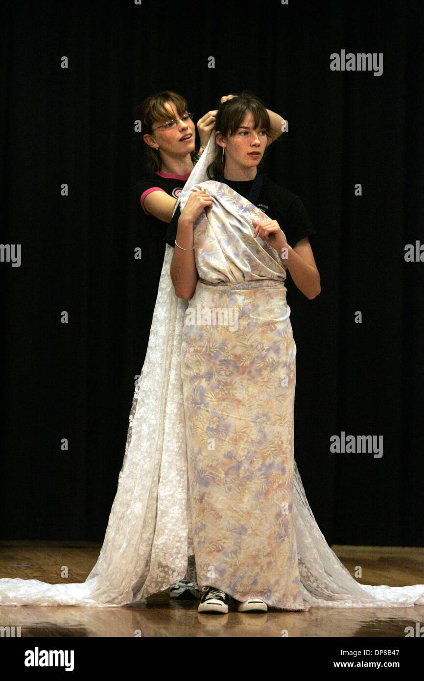 (Published 4/14/2005, NC-2, NI-2) Students Gill Green, 13, left, and ...