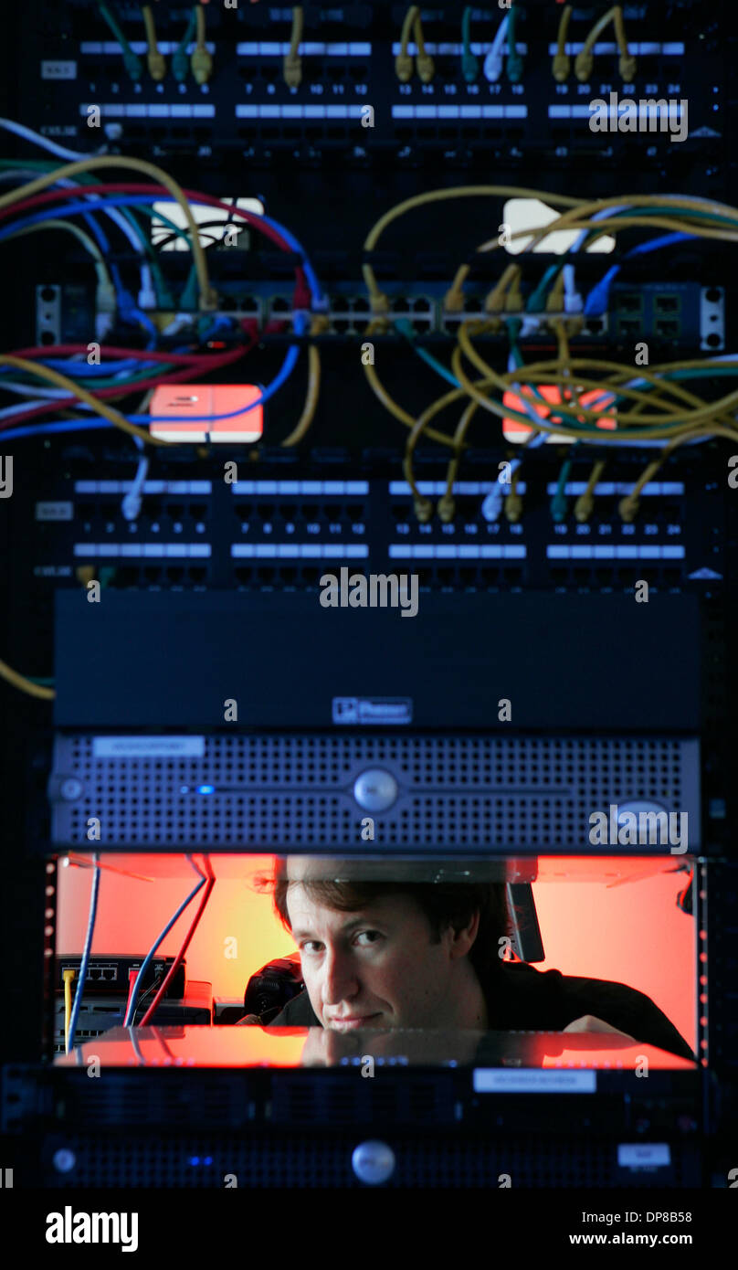 Proprietary tech hi-res stock photography and images - Alamy