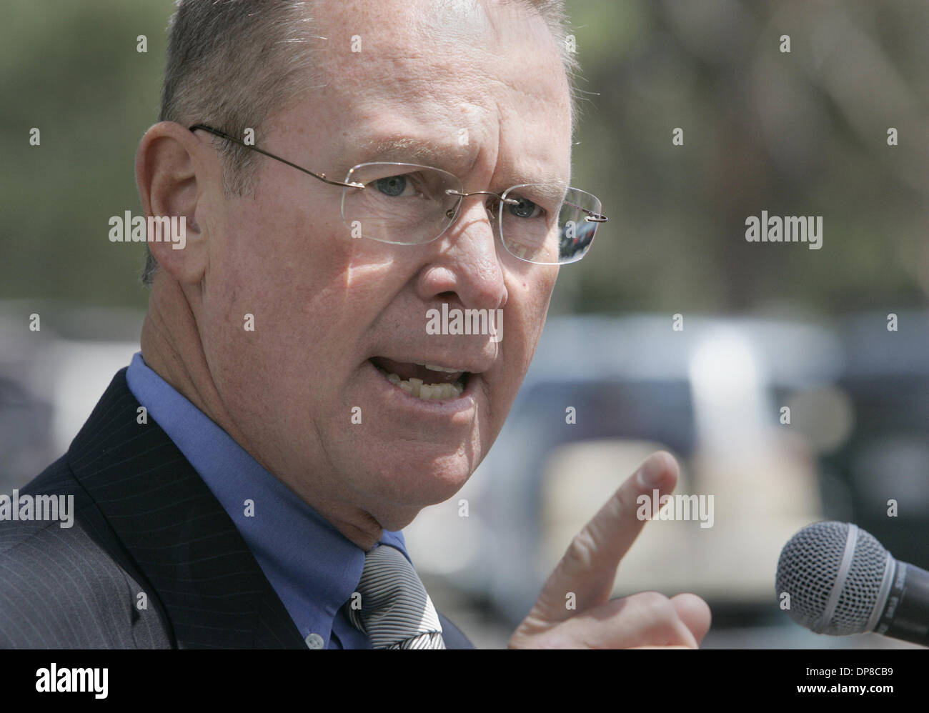 (published 6/5/2005, B-1:1,6,7; B-2:2) Pat Shea tells why he should be ...