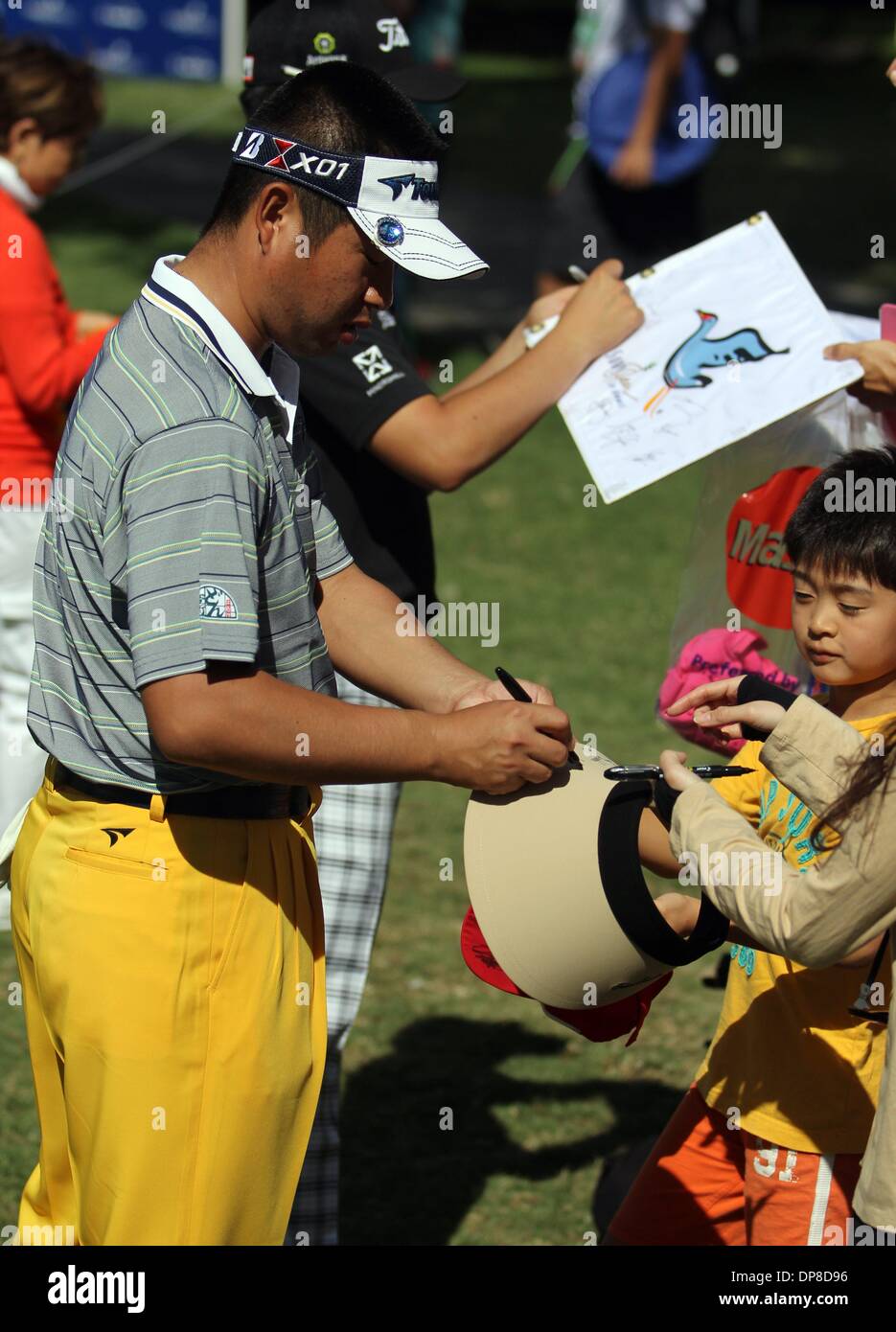 Signs autographs at the club open day hi-res stock photography and ...