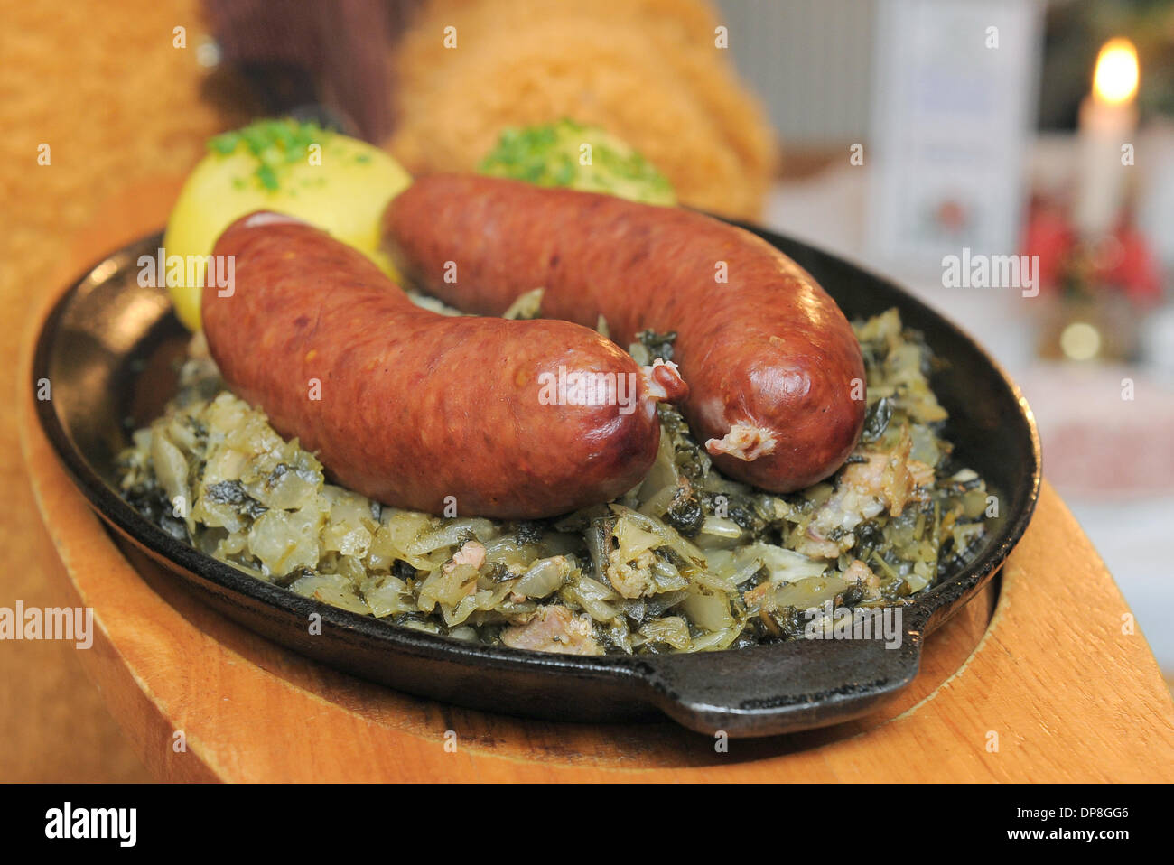 Pritzwalk, Germany. 10th Dec, 2013. A dish of Knieperkohl with ...