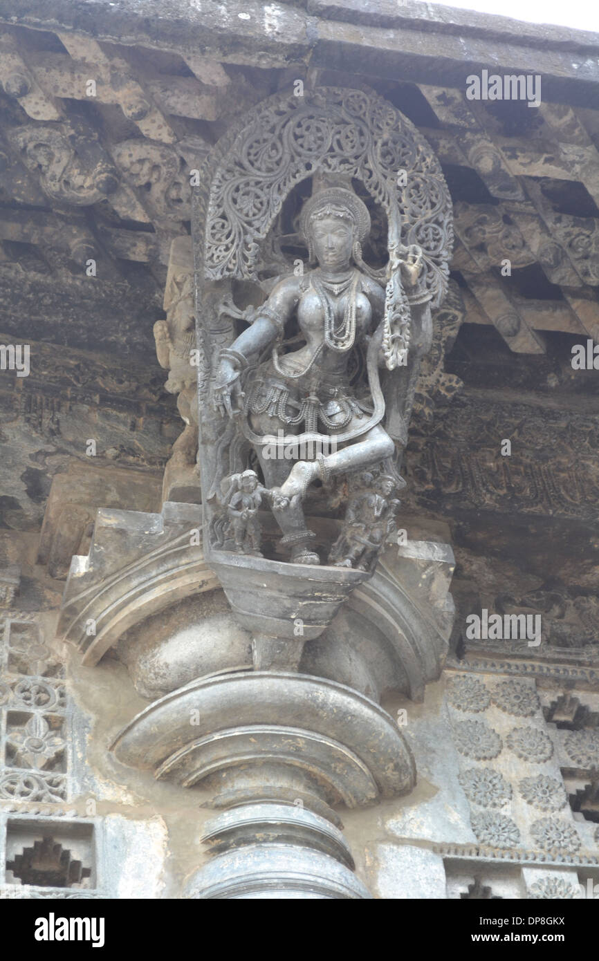 Belur Chennakesava temple - Pillars and sculptures - celestial maidens ...